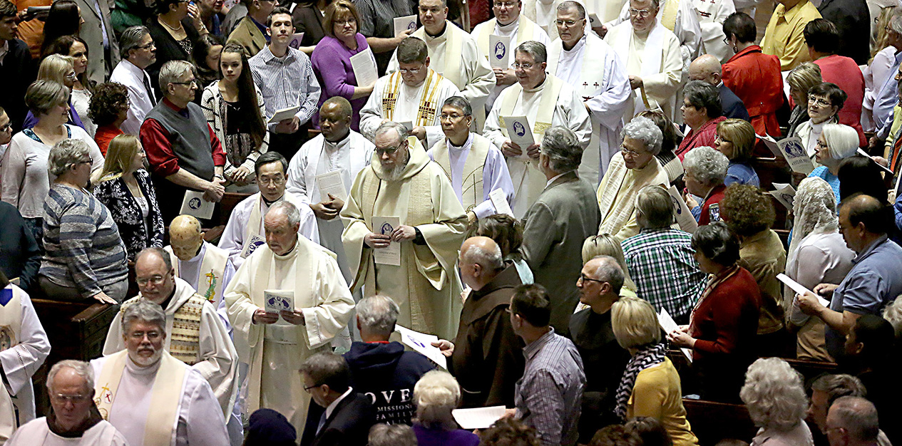 Archdiocese celebrates annual Chrism Mass (Photos) - Catholic Telegraph