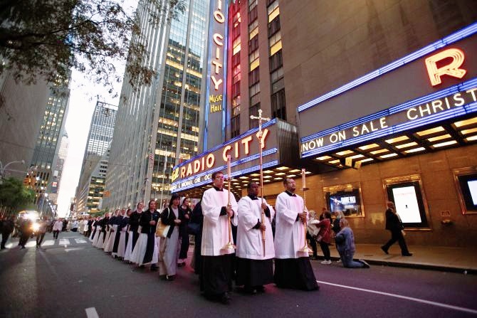 Eucharistic procession passes through the heart of New York City ...