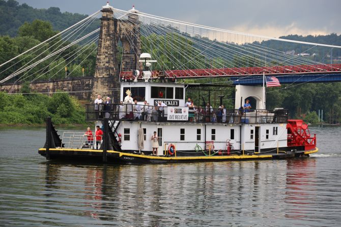 PHOTOS: A Eucharistic pilgrimage boards a ‘sternwheeler’ and travels ...