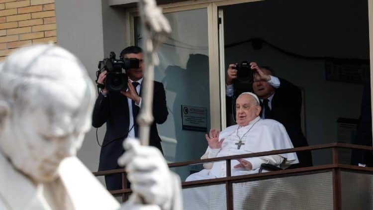 Pope concelebrates Mass, continues therapy at Santa Marta - Catholic ...