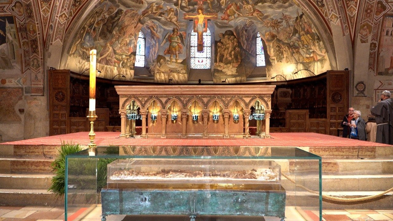 Pilgrims flock to Assisi to see relics of St Francis - Catholic Telegraph